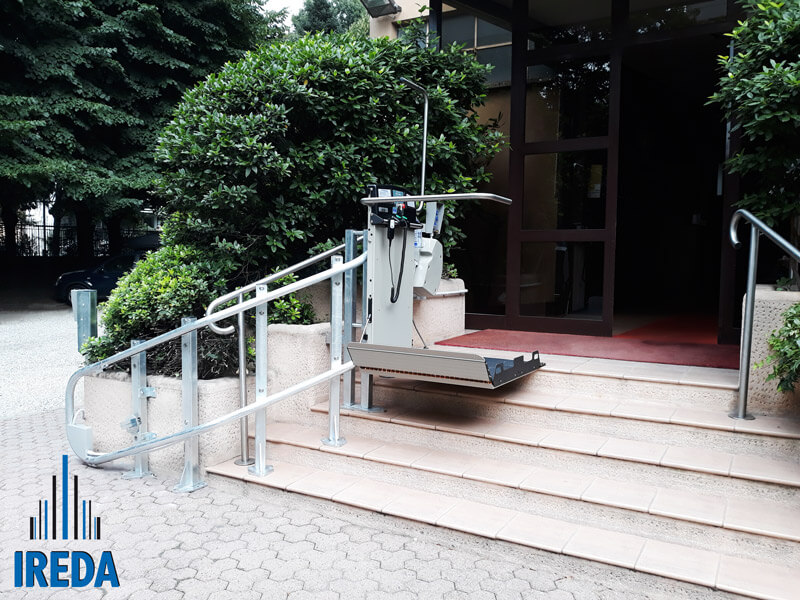 Montascale per Condominio Milano: Esempi di Applicazione