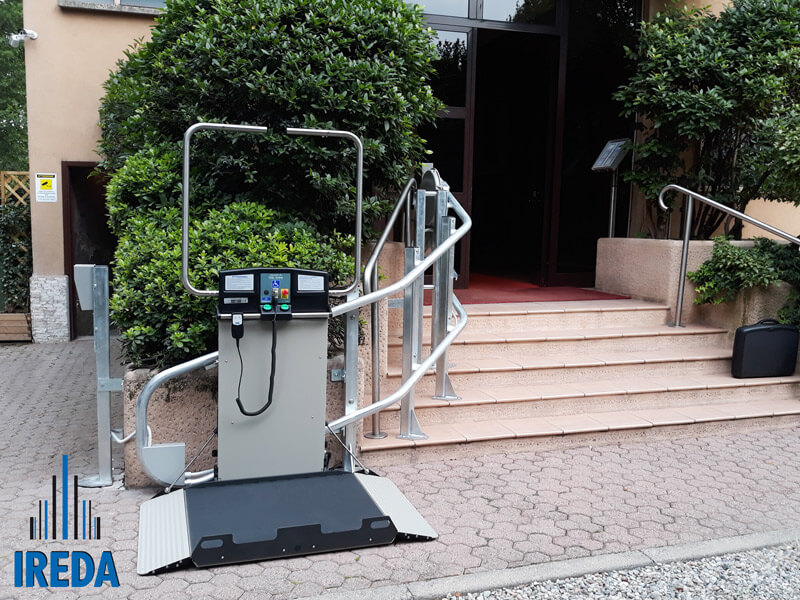 Montascale per Condominio Milano: Esempi di Applicazione