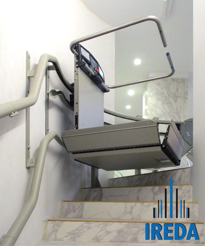 Montascale per Scale Strette - IREDA Rampe Disabili Milano